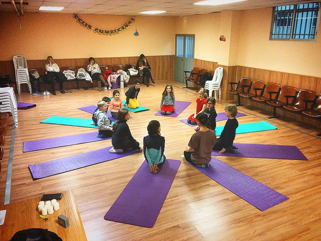 YOGA KIDS - bodycarecenter.es